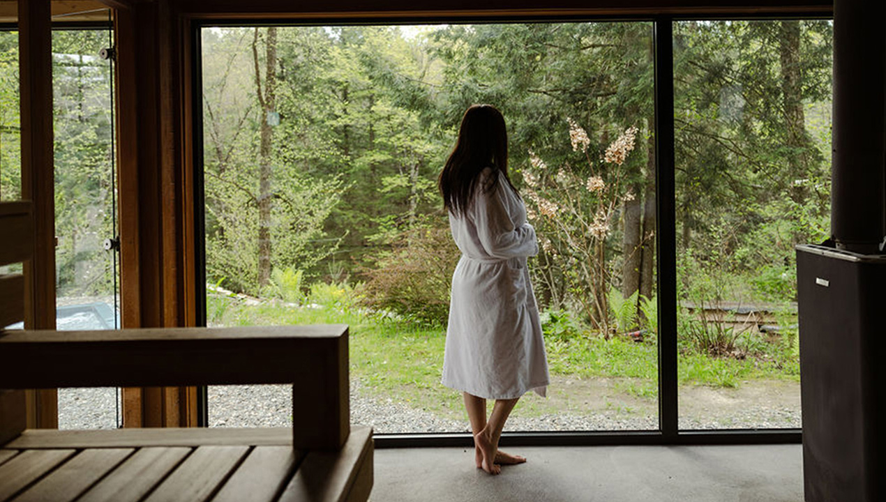 Relax in the heart of nature at Spa Bolton — Enjoy winter in Quebec