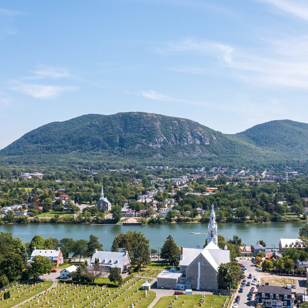 Quinn Farm, a family farm for u-pick — Enjoy winter in Quebec